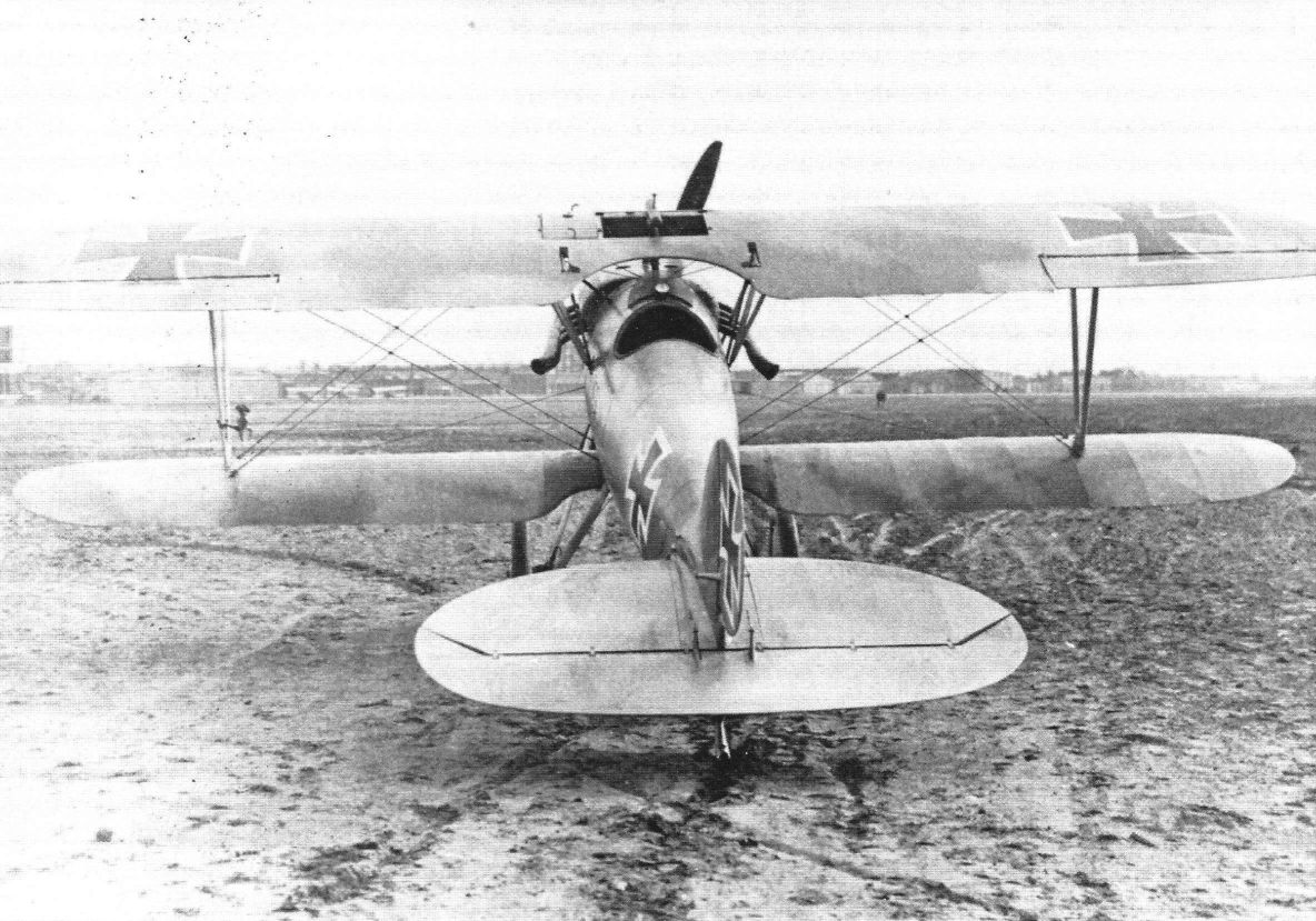 J.Herris - LVG Aircraft of WWI. Volume 3: Types C.VI-C.XI & Fighters /Centennial Perspective/